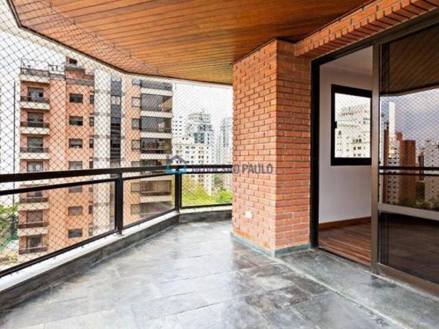 Apartamento alto padrão de 216m², 3 suítes e 3 vagas no Brooklin!