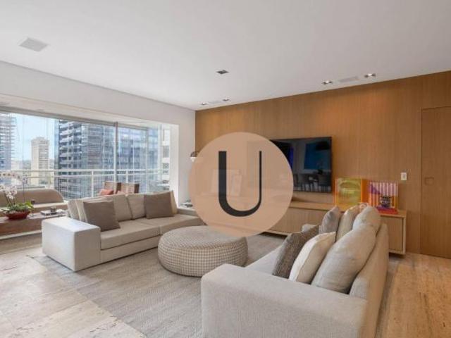 Apartamento Alto Padrão Itaim Bibi | 169m² | 3 Suítes | 3 Vagas | Arte e Arquitetura