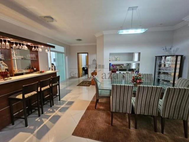 Apartamento Alto Padrão Jardim Aquarius Condomínio Palazzo Imperiale 220m² 4 Suítes. Oportun
