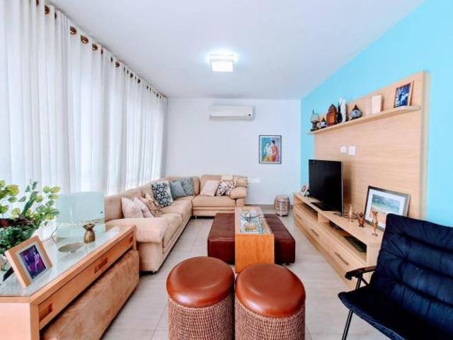Apartamento Alto Padrão, localização privilegiada na Praia da Pitangueiras Guarujá / SP