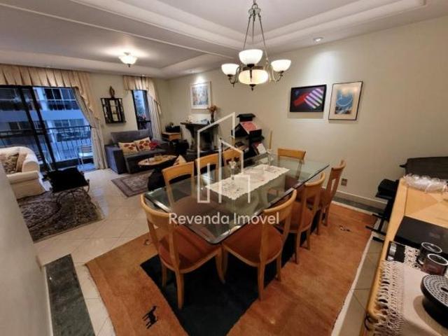 Apartamento Exclusivo à Venda na Vila Nova Conceição, São Paulo SP: 4 Quartos, 4 Suítes, 1 Sala, 4 B