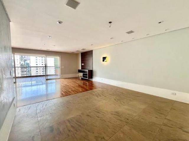 Apartamento Alto Padrão na Vila Nova Conceição de 4 Quartos com 3 Vagas 234m² à Venda