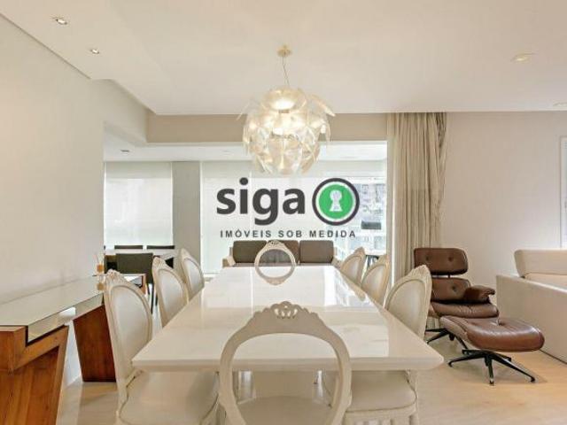 Apartamento Alto Padrão na Vila Olímpia de 3 Quartos com 3 Vagas 210m² à Venda