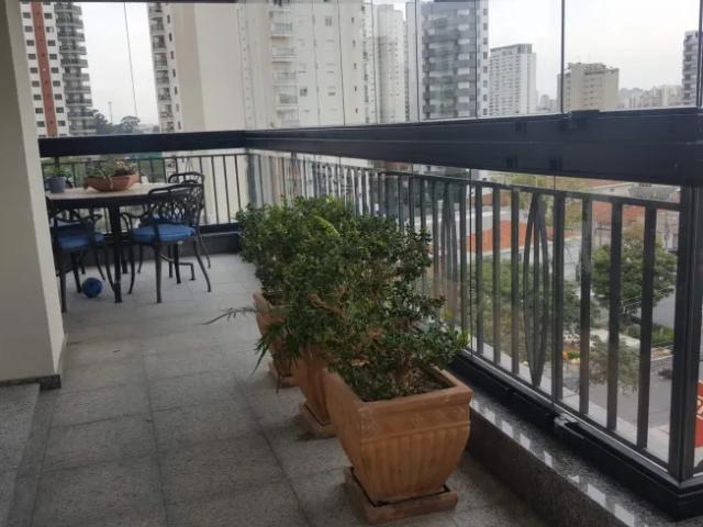 Apartamento Alto Padrão no Campo Belo com 4 Suítes e 5 vagas de garagem, lazer completo, segurança
