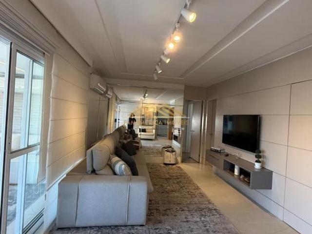 Apartamento Alto Padrão no condomínio Splêndido, 3 suítes, impecável