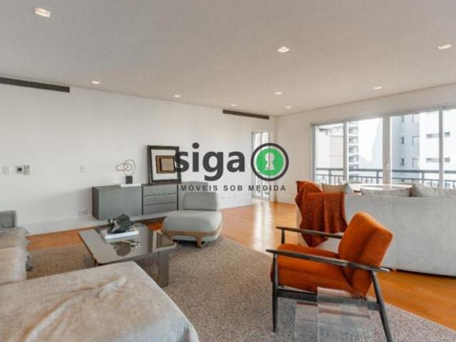 Apartamento Alto Padrão no Itaim Bibi de 3 Quartos com 5 Vagas 275m² à Venda