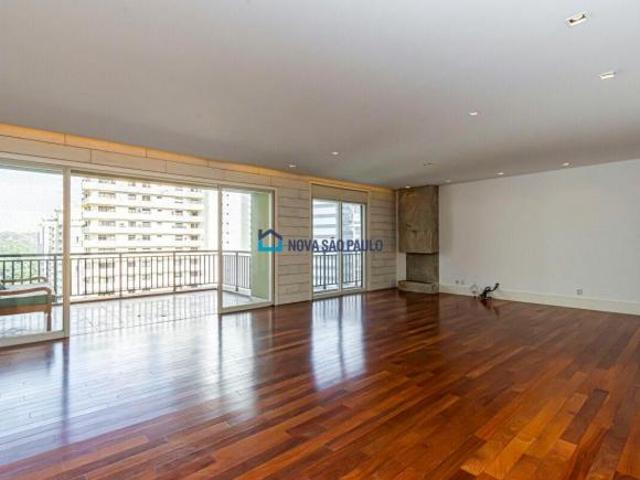 Apartamento alto padrão no Jardim Paulistano na Casa Ferraz!