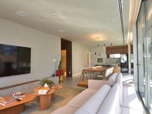 APARTAMENTO ALTO PADRÃO NO MERCÊS | 2 SUÍTES E 3 VAGAS