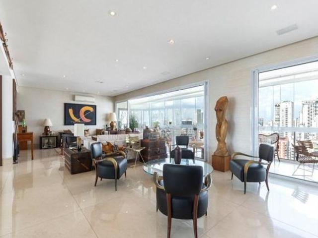 Apartamento Alto Padrão no Pacaembu de 4 Suítes com 4 Vagas 493m² à Venda