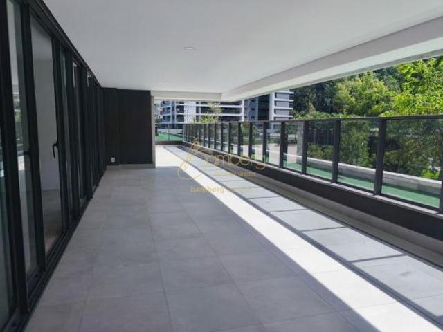 Apartamento Alto Padrão no Real Parque! 4 vagas!