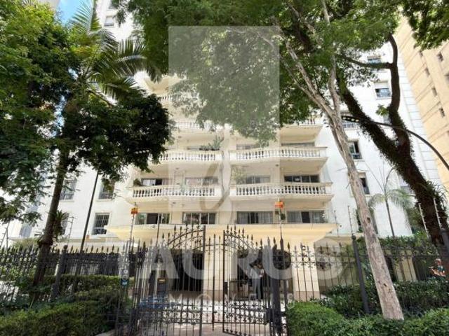 Apartamento alto padrão para comprar com 3 quartos, 2 vagas de garagem, 220m2 em Cerqueira César, S
