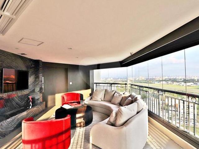Apartamento Alto Padrão para Venda com 472 m², 3 suítes, 6 vagas, Santana SP