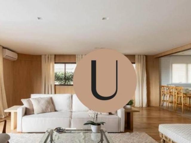 Apartamento Alto Padrão reformado no Itaim Bibi 200m2, 3 Dormitórios, 3 Suítes, 3 vagas e Lazer Comp