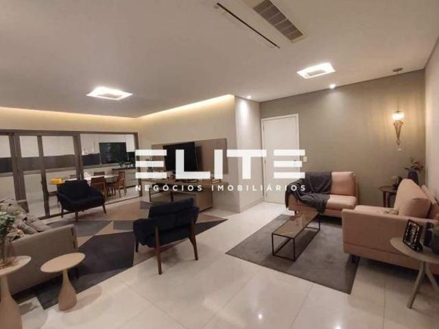 Apartamento alto padrão ricamente mobiliado localização privilegiada próximo ao mercado Pão de Açuca