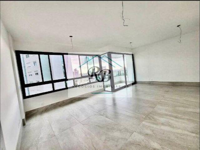 Apartamento Alto Padrão 02 suites 2 semisuites 140 m2