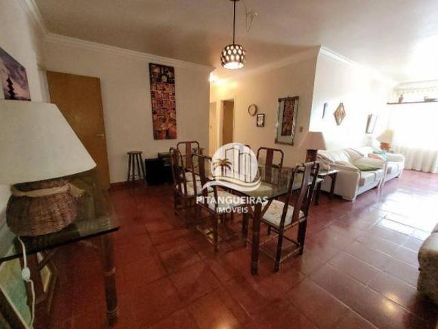 Apartamento amplo 1 quadra da praia na Praia de Pitangueiras