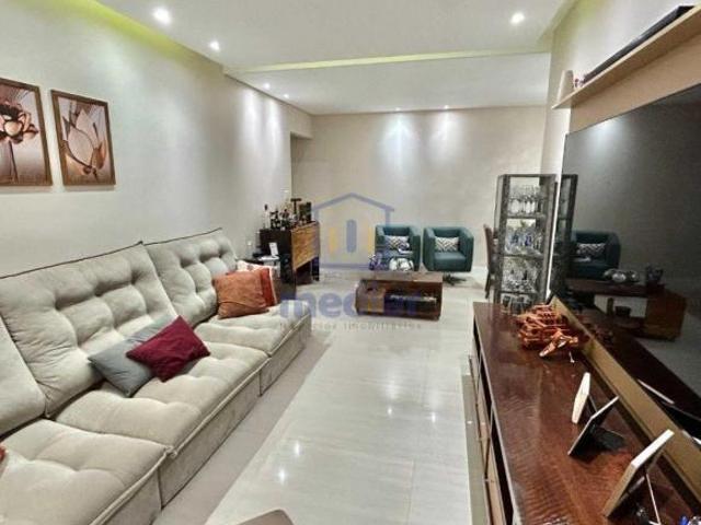 Apartamento amplo, 3 dormitórios com 111 m de área útil, Próximo da Av. Pedro Lessa