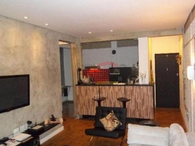 Apartamento amplo totalmente reformado na Av. Angélica SP