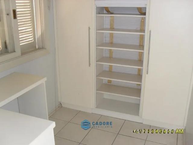 Apartamento três dormitórios no são pelegrino