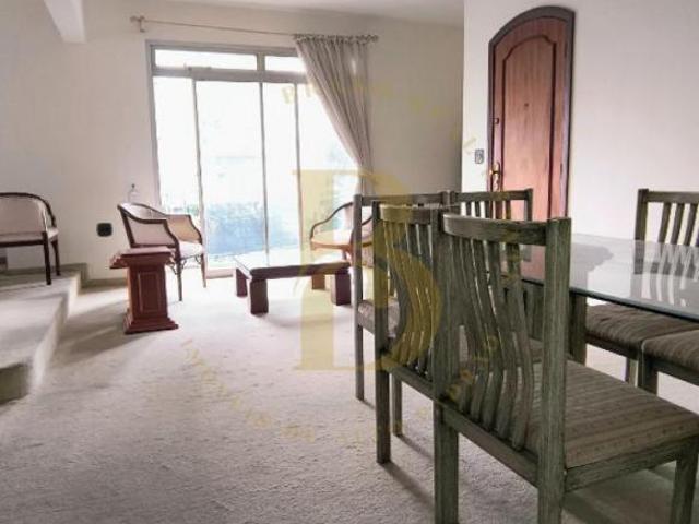 Apartamento amplo à venda na Vila Mariana. Próximo à duas estações do Metrô