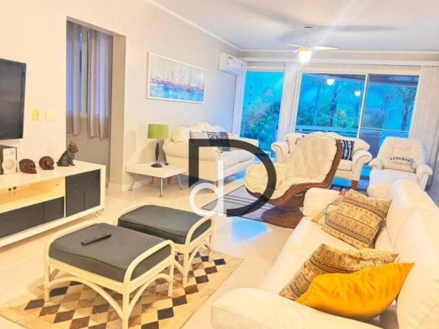 Apartamento amplo, bem decorado e projetado !