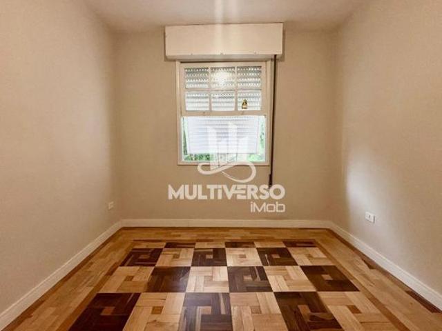? Apartamento amplo com 3 dormitórios + 2 banheiros no Embaré — totalmente retrofitado!