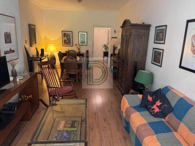Apartamento Amplo com 3 Dormitórios e 3 Banheiros, ao Lado da Praça Vilaboim