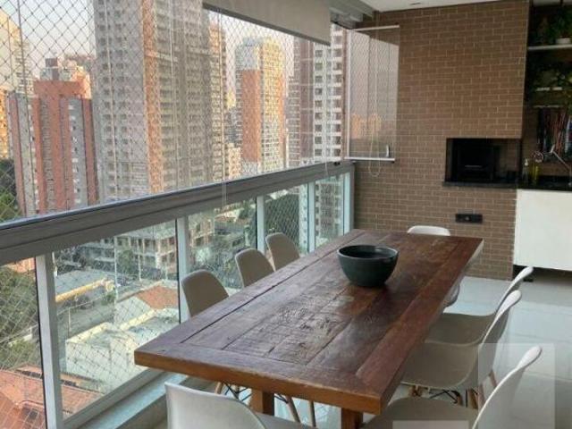 Apartamento Amplo com 3 Suítes e Ar Condicionado em Rua Valorizada da Perdizes