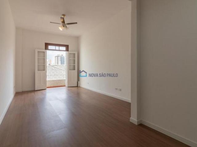 Apartamento Amplo com 02 Dormitórios em Mirandópolis!