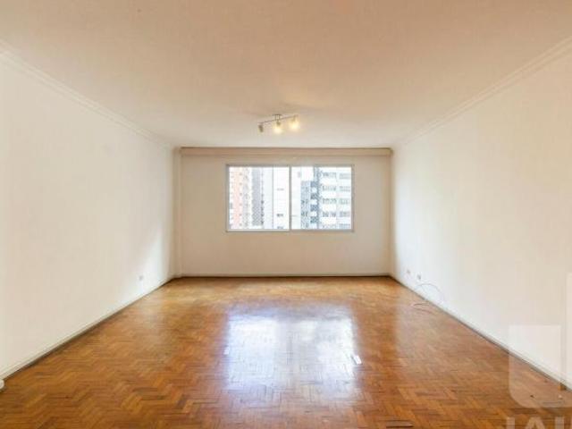 Apartamento amplo com 03 dormitórios 01 suíte e 01 vaga