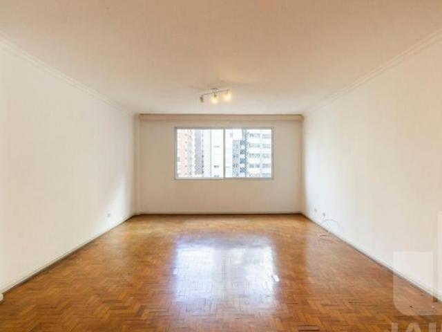 Apartamento amplo com 03 dormitórios 01 suíte e 01 vaga