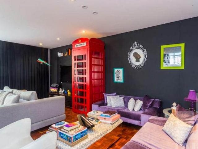 Apartamento amplo com 272m², 4 dormitórios 3 suítes e varanda, planta generosa e muita iluminação