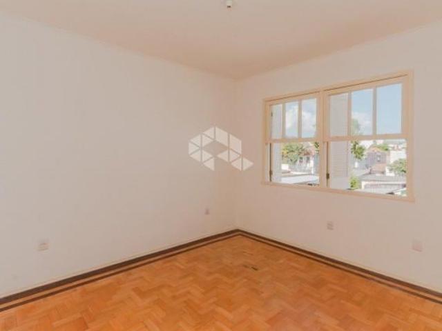 Apartamento amplo com 2 quartos, na General Caldwell no bairro Menino Deus