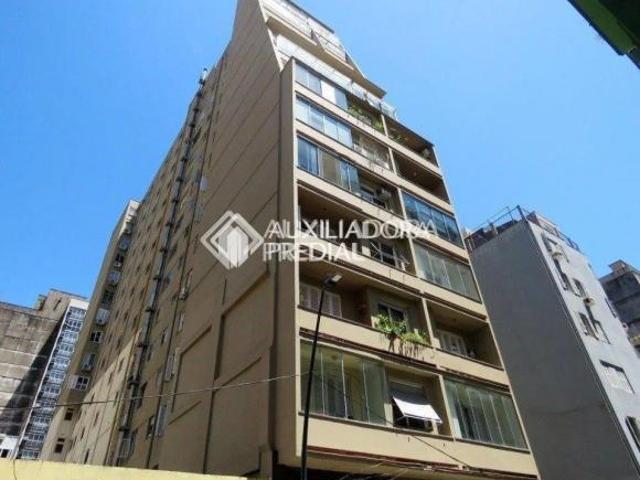Apartamento amplo com 2 quartos no bairro Centro Histórico
