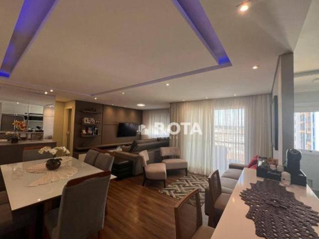 Apartamento amplo com 2 quartos e 2 banheiros