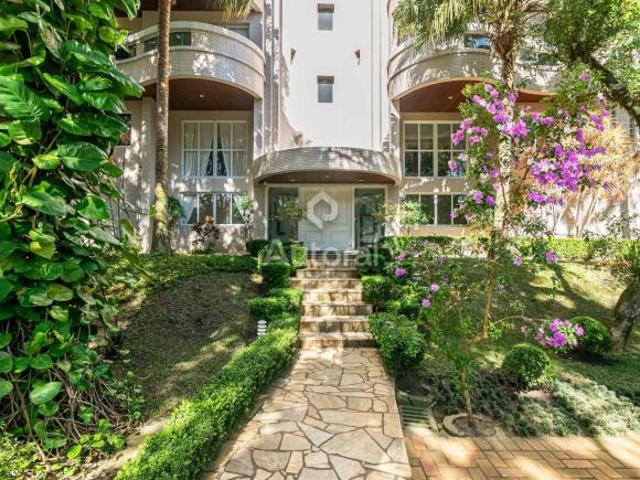 Apartamento amplo com 4 quartos, 3 vagas, lareira