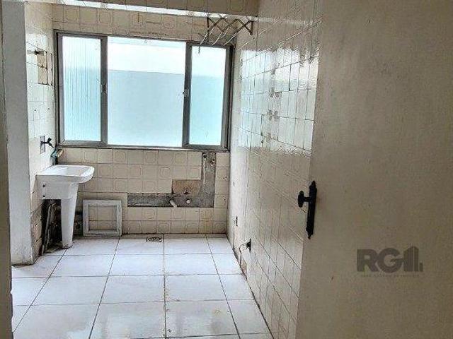 Apartamento amplo com dois dormitórios no bairro Rio Branco em Porto Alegre