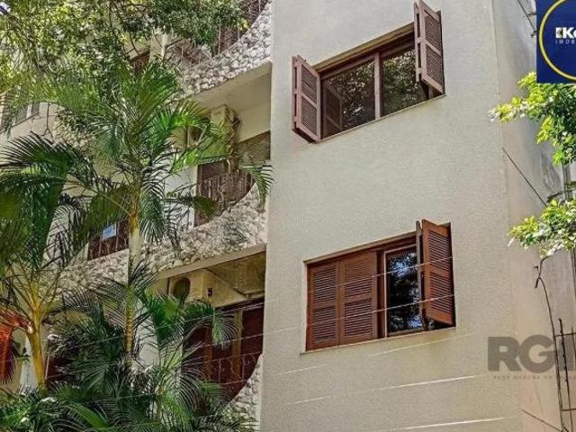 Apartamento amplo com dois dormitórios no bairro Rio Branco em Porto Alegre