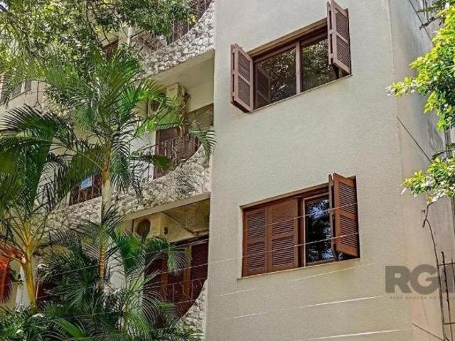 Apartamento amplo com dois dormitórios no bairro Rio Branco em Porto Alegre