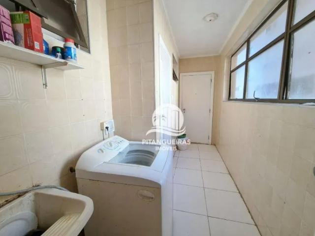 Apartamento amplo com excelente vista para o mar