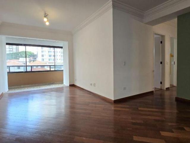 Apartamento amplo com ótima localização em Perdizes com 3 quartos, sendo 1 suíte, 112m², 2 vagas