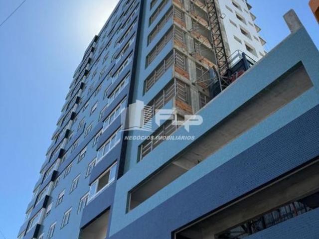 APARTAMENTO AMPLO COM LINDA VISTA PARA O RIO