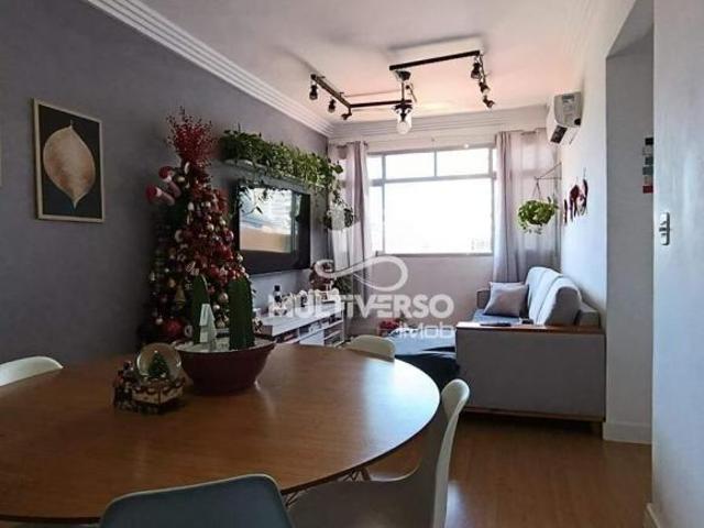 Apartamento Amplo com Vista Livre – 2 Dormitórios, 3º Andar – Vaga demarcada Ponta da Praia, Santo