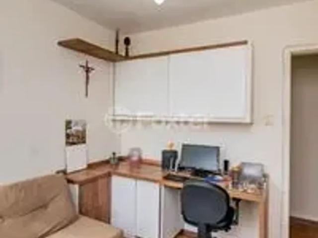 APARTAMENTO amplo de 100 metros quadrados com 3 quartos, vaga em Santa Cecília Porto Alegre RS