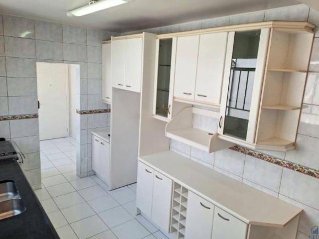 Apartamento amplo de 145 m² no Mercês com vista panorâmica
