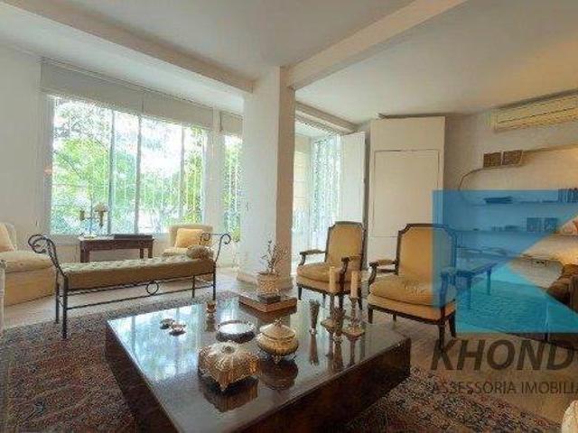 Apartamento amplo de 195 m², 2 dormitórios, 1 vaga