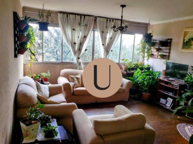 Apartamento amplo de 3 dormitórios com charme clássico na Mooca – localização excelente