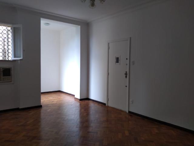 Apartamento amplo de 3 quartos com vaga e dependências completas