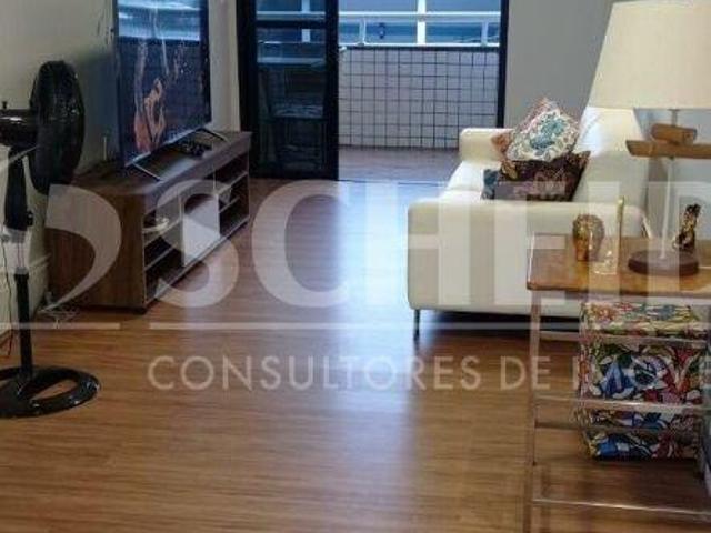 Apartamento amplo e aconchegante na praia da enseada Guarujá