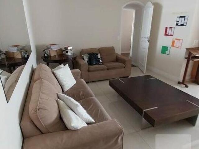 Apartamento amplo e clássico em região nobre